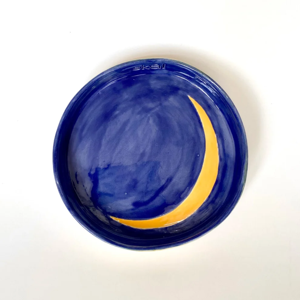Skal Living - Crescent Moon Plate | hipicon
