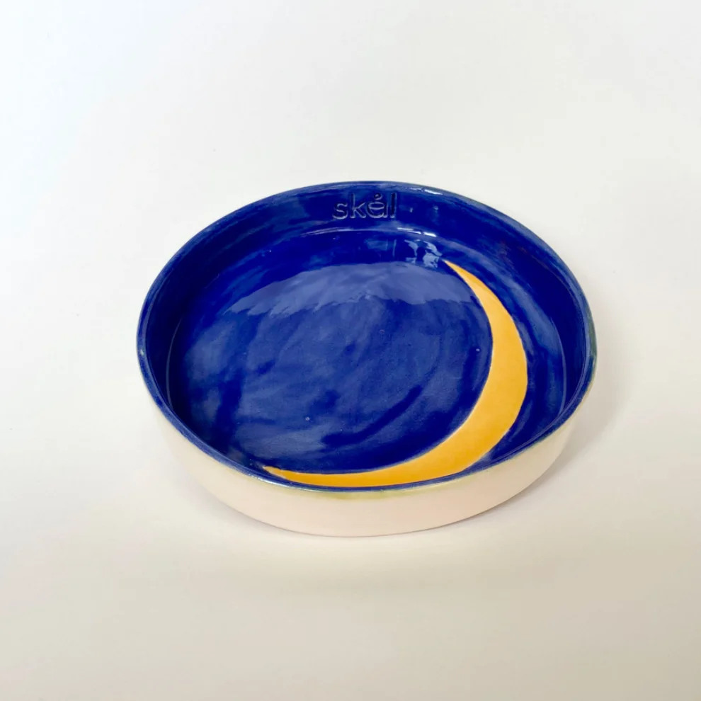Skal Living - Crescent Moon Plate | hipicon