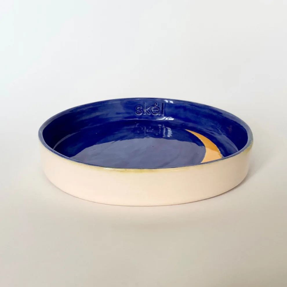 Skal Living - Crescent Moon Plate | hipicon