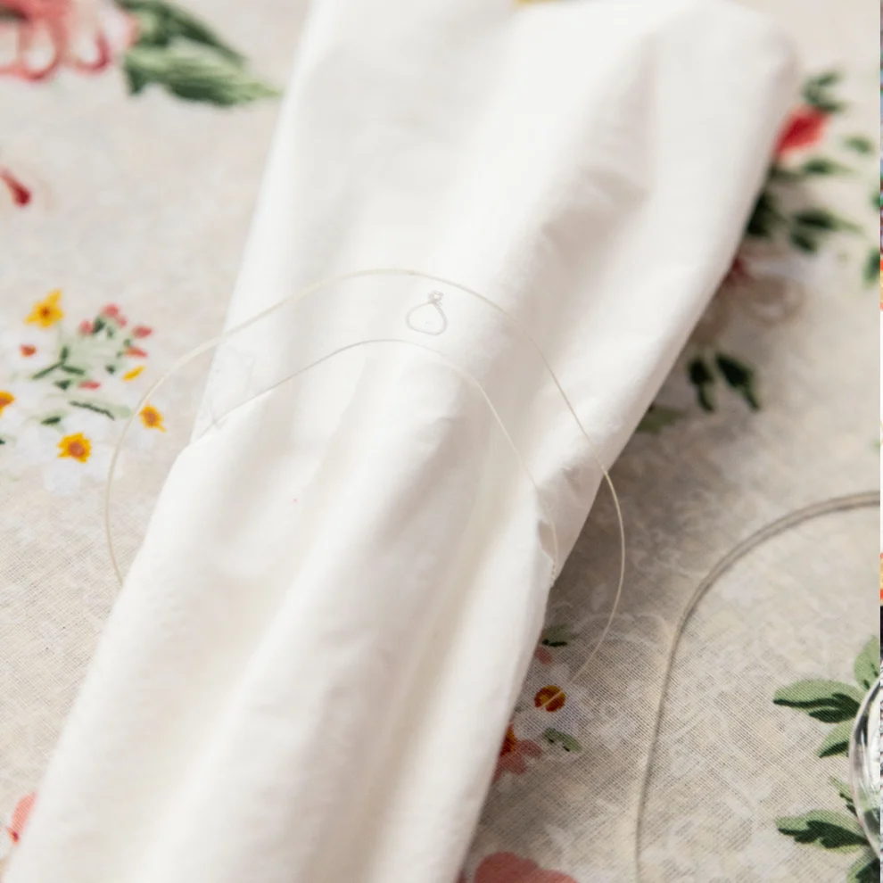 Peramu Design - Clear Classic Nude Napkin Ring For 4 | hipicon