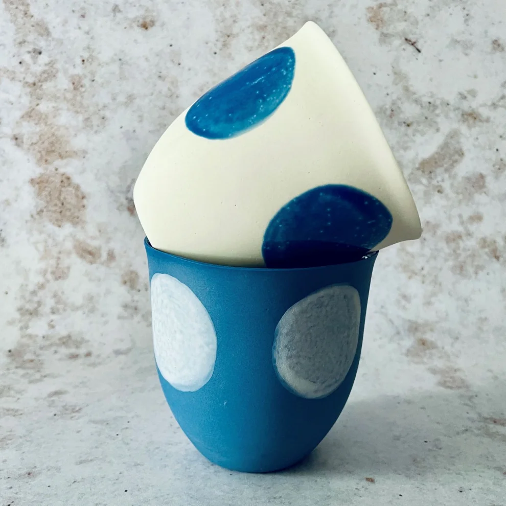 Kaase Atelier - Dots & Stripes Gross Mug Blue | hipicon