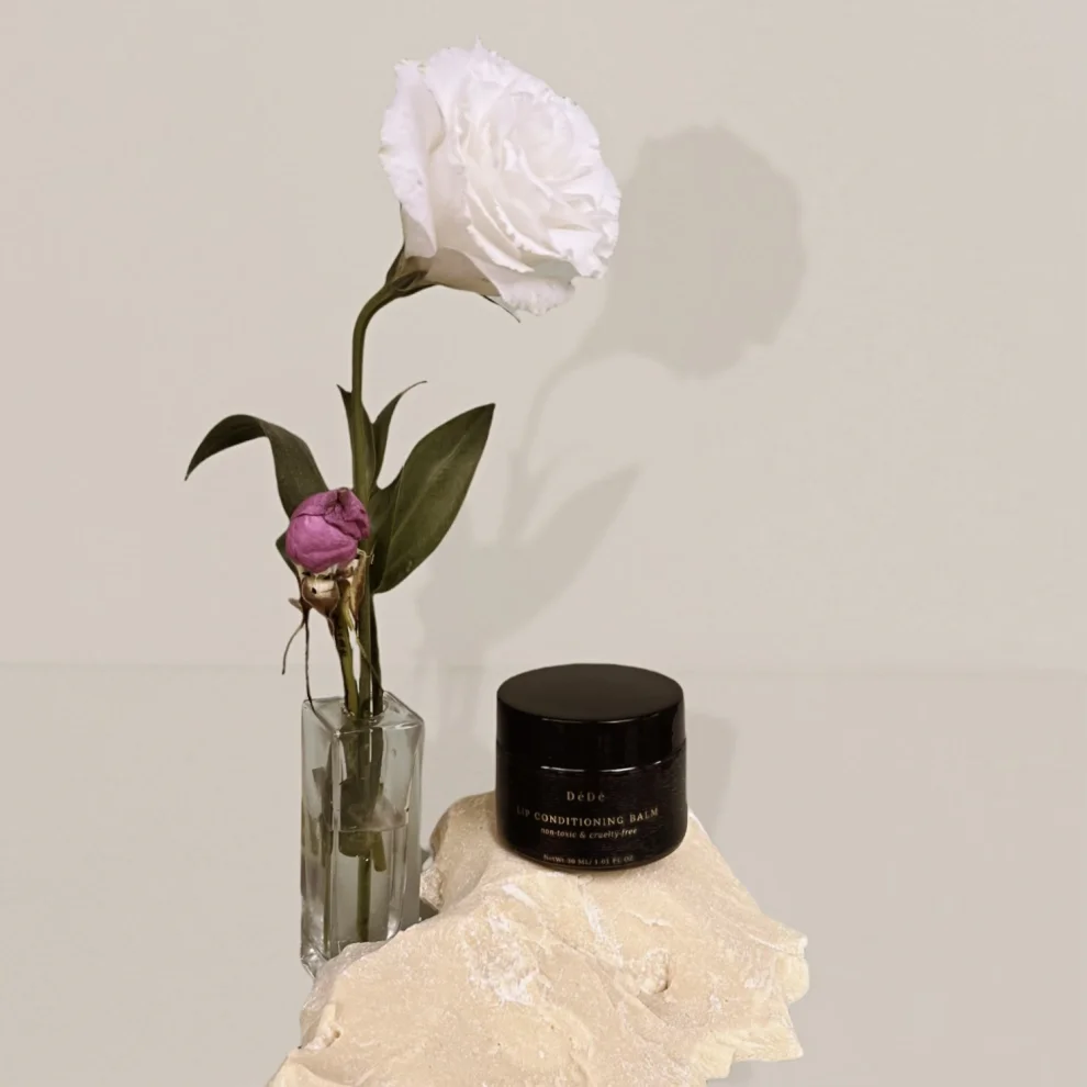 DeDe Candle & Body - Lip Conditioning Balm | hipicon