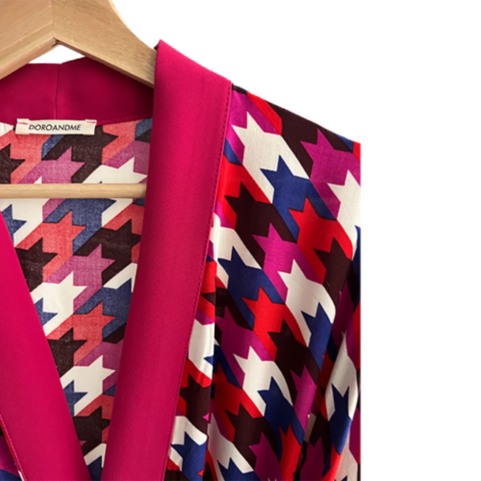 DOROANDME - Goose Foot Pattern Kids Kimono Age 8 Fucshia | hipicon