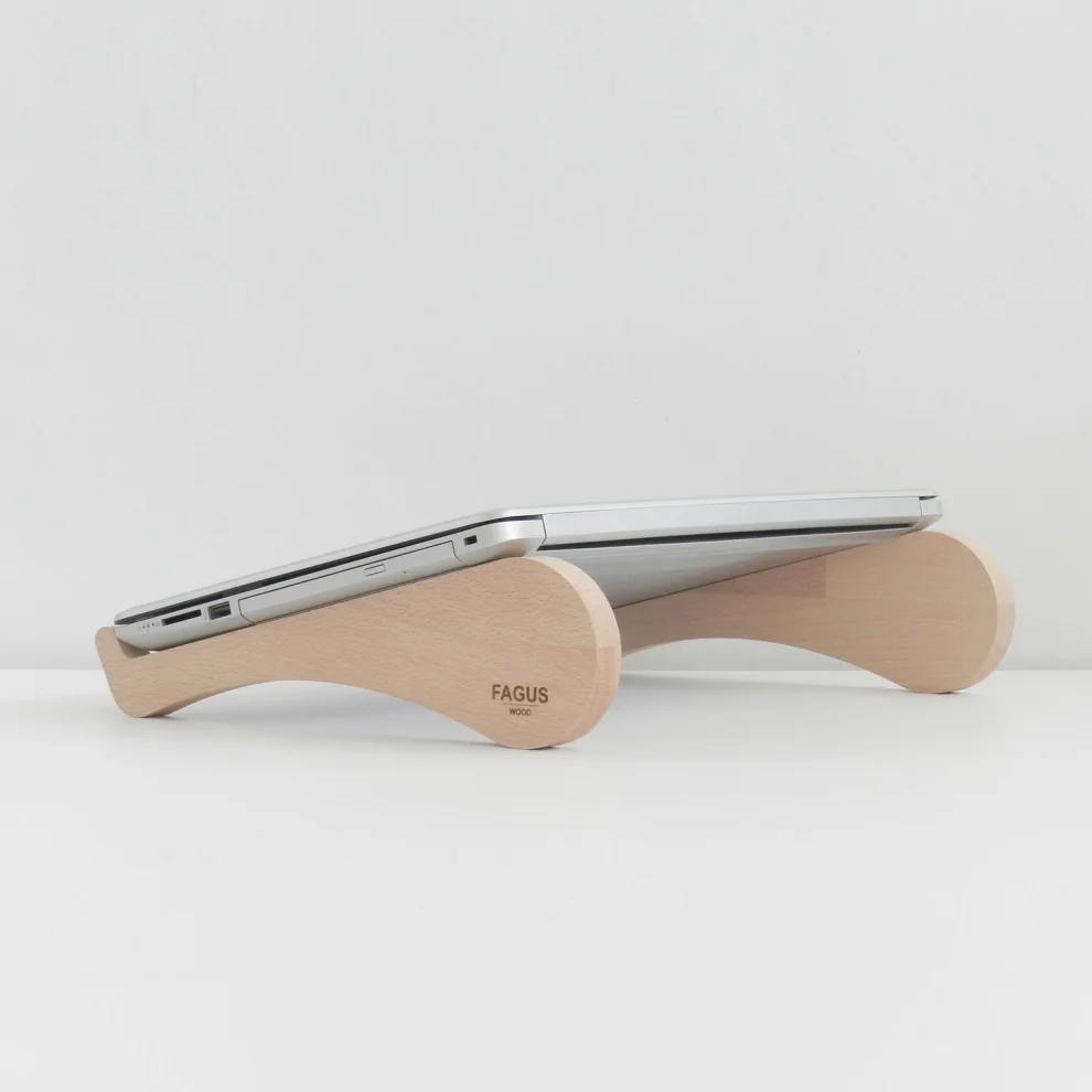 Fagus Wood - Wooden Laptop Macbook Stand - Cosmo | hipicon