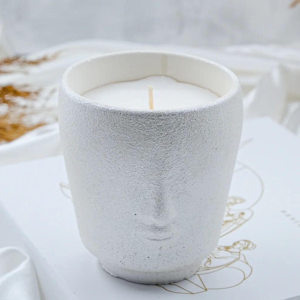 Norn Design Studio - Face Shaped Candle White | hipicon