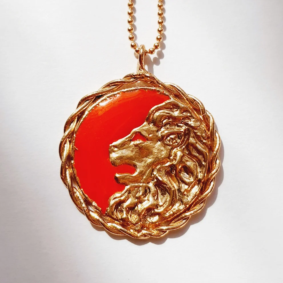 Atölye Lup - Orange Lion Medallion Necklace | hipicon