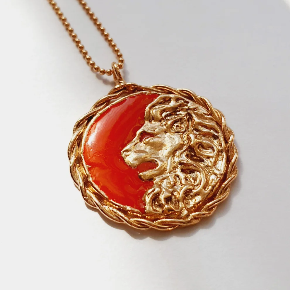 Atölye Lup - Orange Lion Medallion Necklace | hipicon
