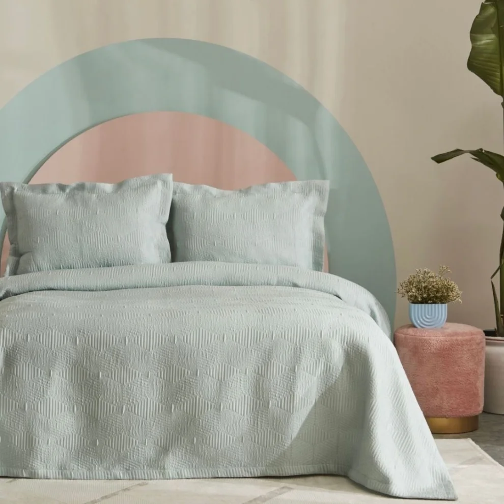 Well Studio Store - Double Quilted Micro Bedspread Baby Blue | hipicon