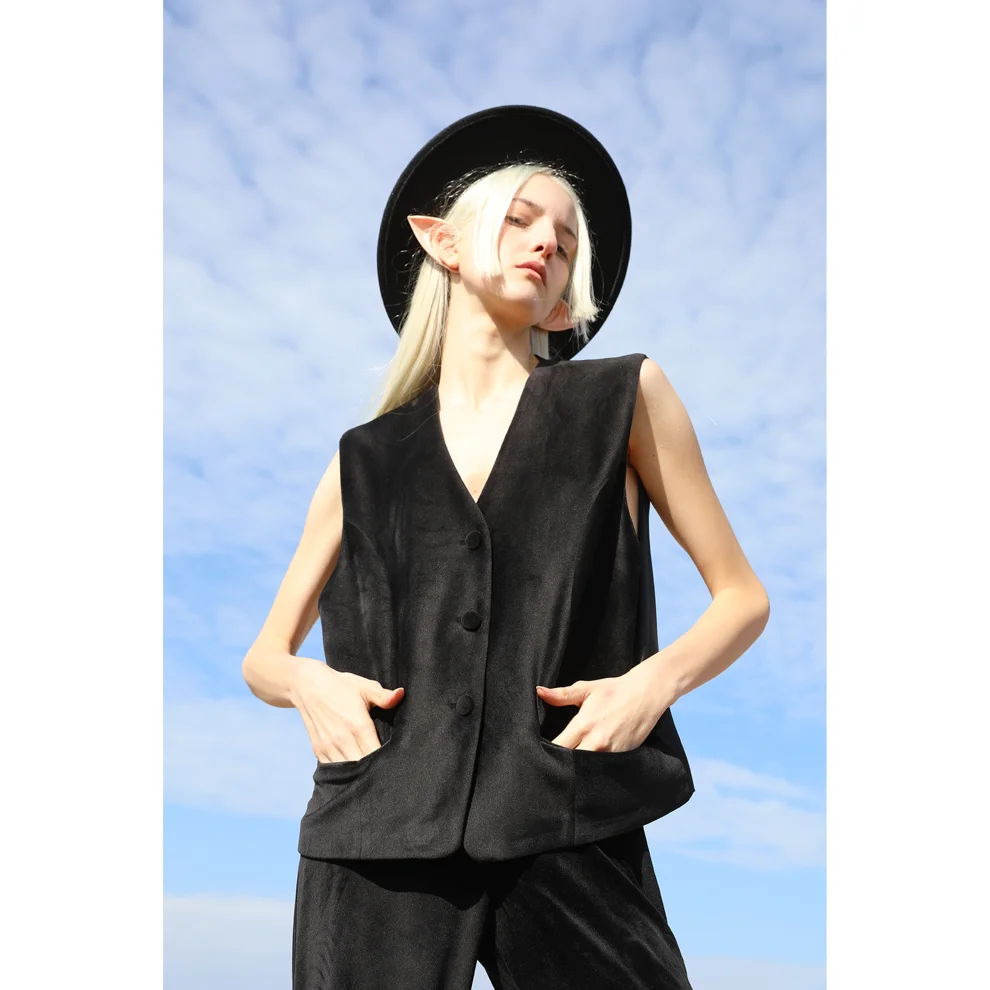 Tiny - Ines Velvet Vest S Black | hipicon