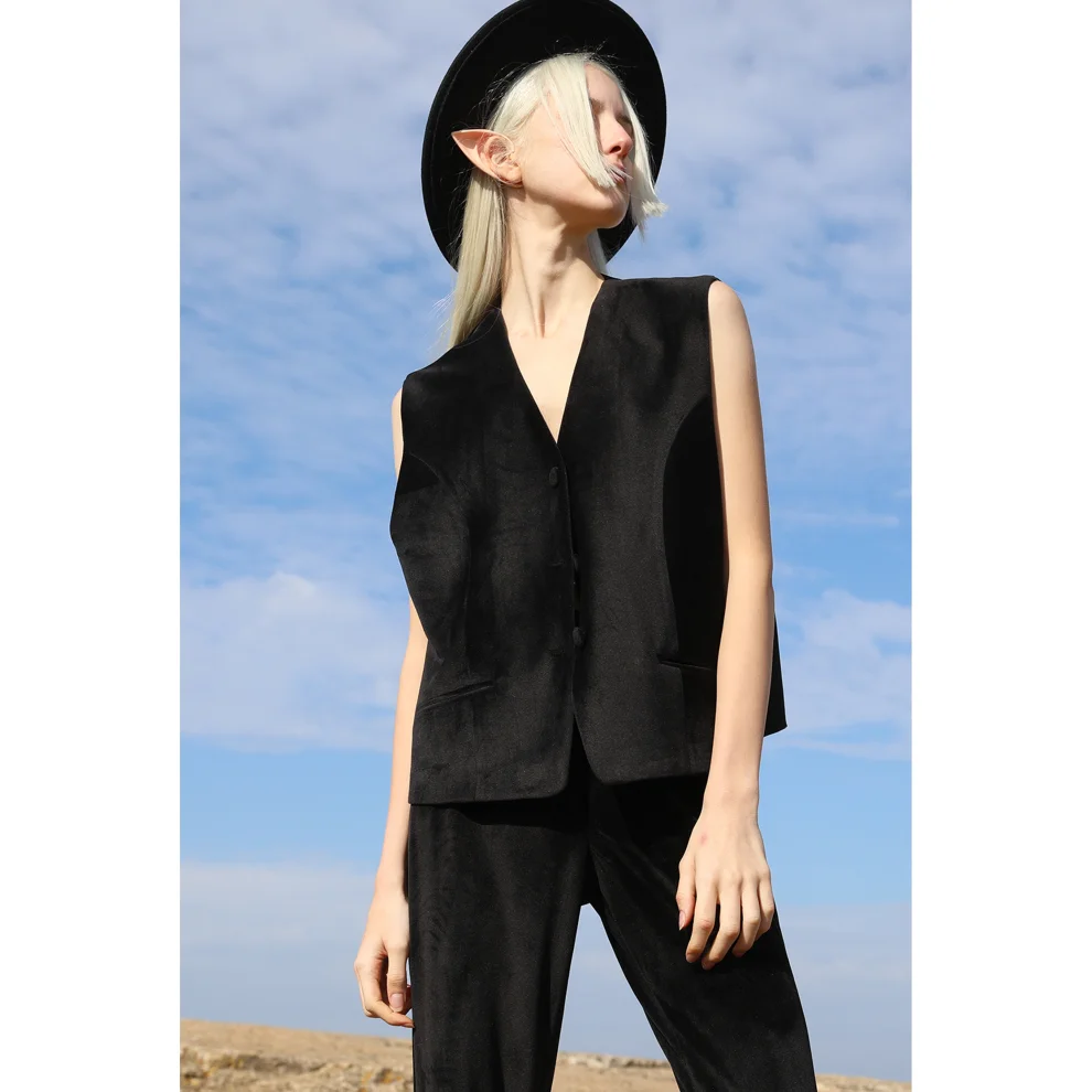 Tiny - Ines Velvet Vest L Black | hipicon
