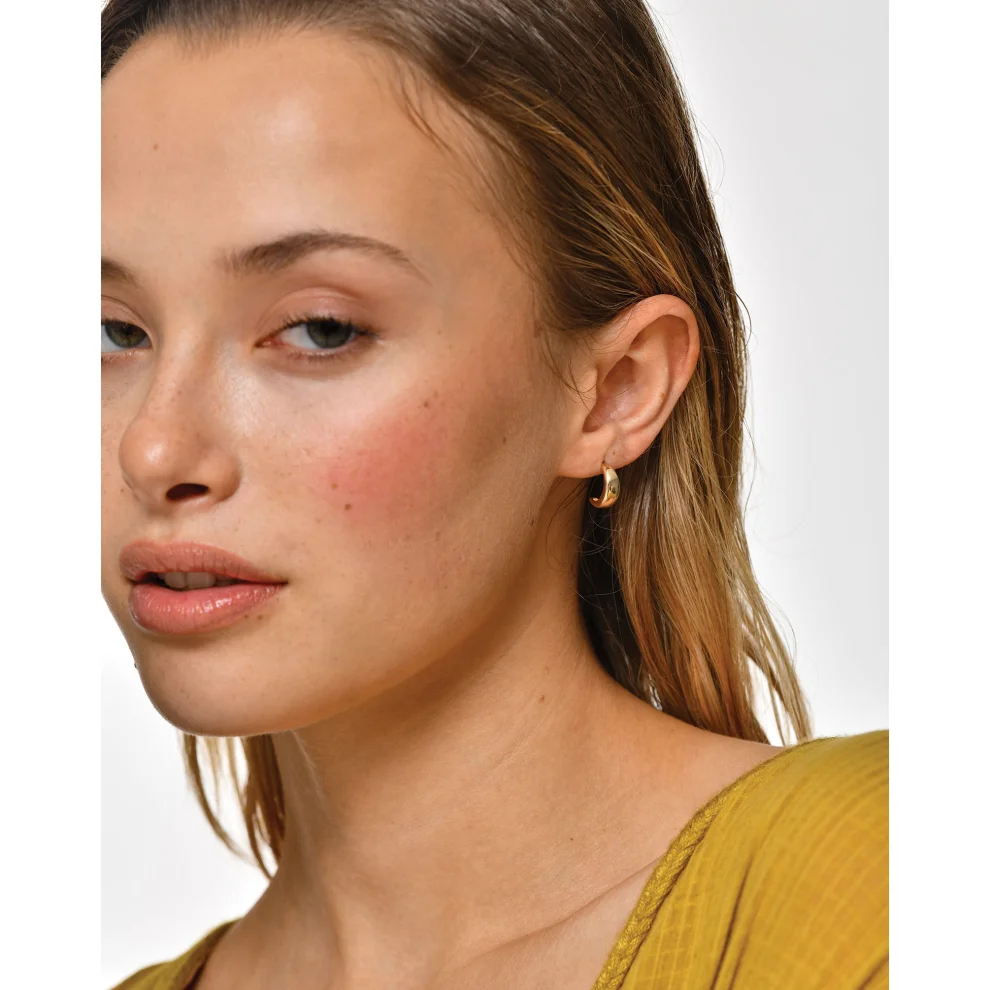 Yvris - Large Dome Earrings | hipicon