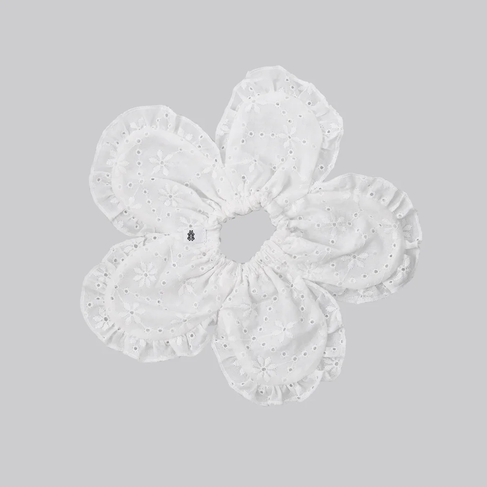 Karrla - Lacey Clasp | hipicon