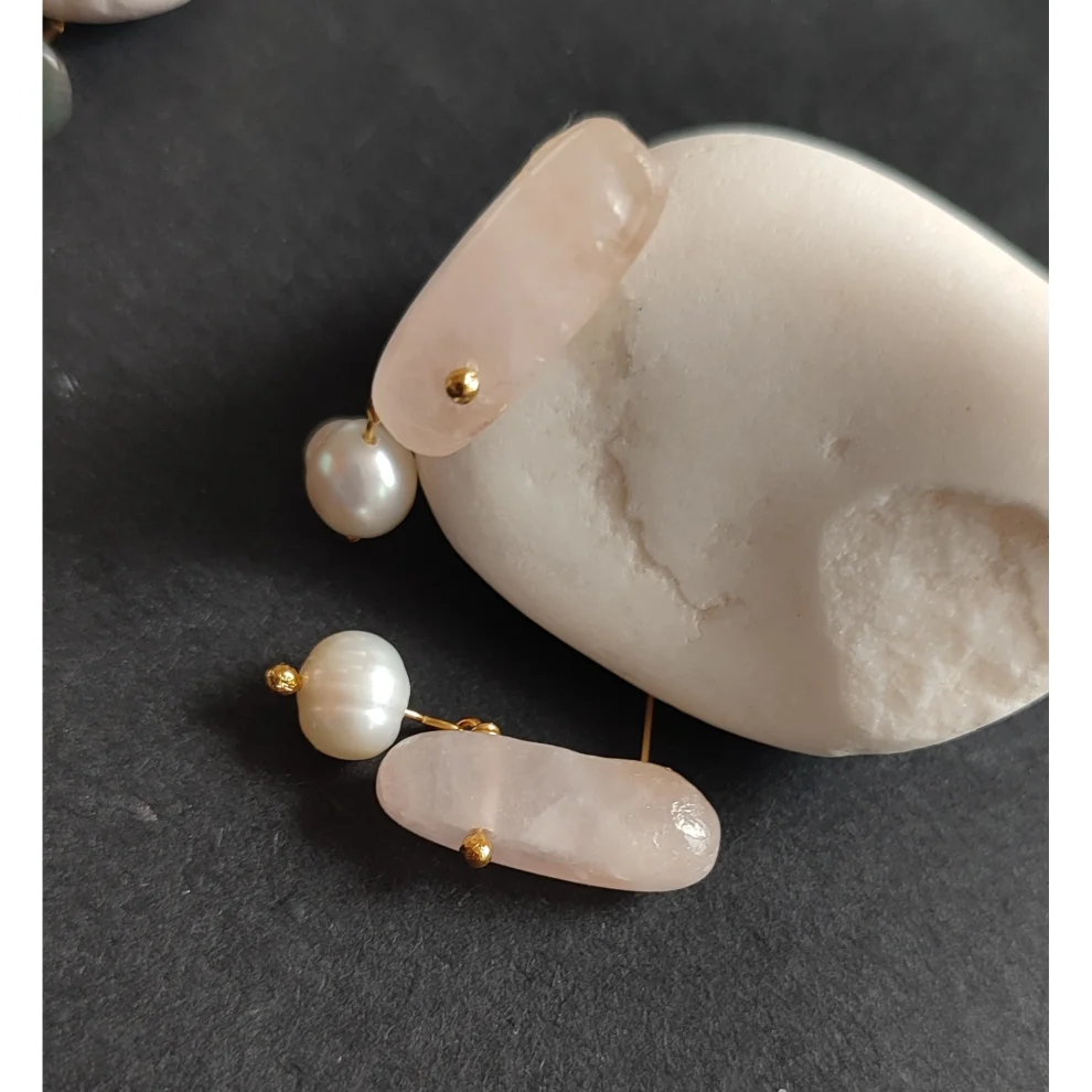 Alin Atelier - Gams Pearl Natural Stone Earring | hipicon