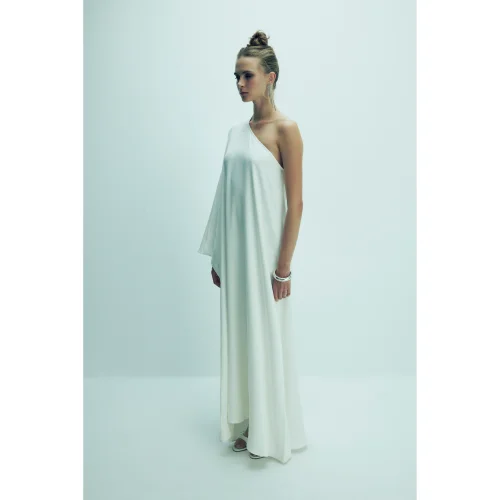 Nazlı Ceren - White Venus One-shoulder Satin Maxi Dress In White Swan ...