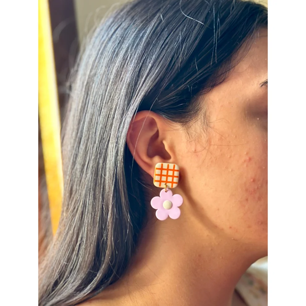 Daisy Lazy Creations - Pastel Colored Daisy Earring With Line Detail ...